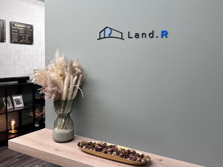 Company - Land.R株式会社